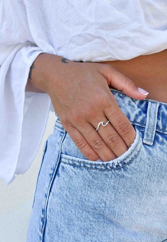 Silver Wave Ring | LAHAR RING | San Saru Shop
