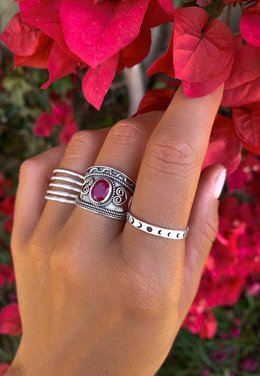 ANILLO SULYA | Anillo de Plata con Gema de Rubí | San Saru